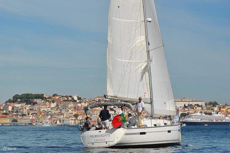 Lisbon Daytime/Sunset/Night City Join In 2-Hour Sailboat Tour with ...