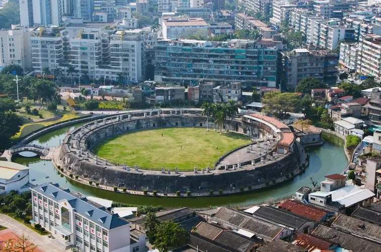 汕頭小公園 礐石 潮汕歷史文化博覽中心 石炮台 汕頭廣場輪渡 私人導覽一日遊 Klook香港