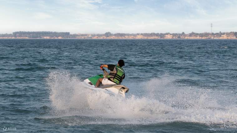 Pengalaman Jet Ski Darat & Angkasa di resort Braira - Klook Amerika ...