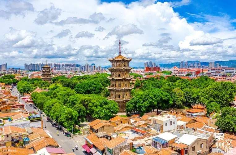 Private day tour to Quanzhou Ancient City, Kaiyuan Temple, Guanyu ...