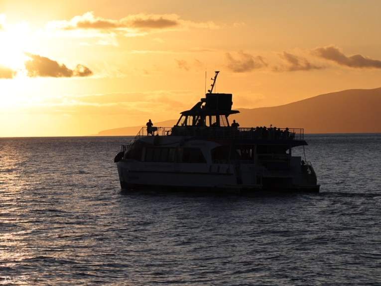 Sunset Serenity Dinner Cruise in Maui, Hawaii - Klook New Zealand