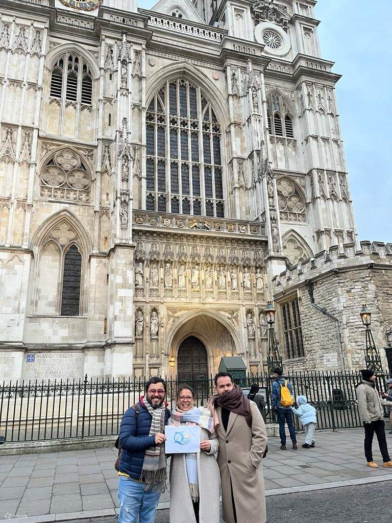 Explore Londres: Visita guiada a pie por el Palacio de Buckingham y ...