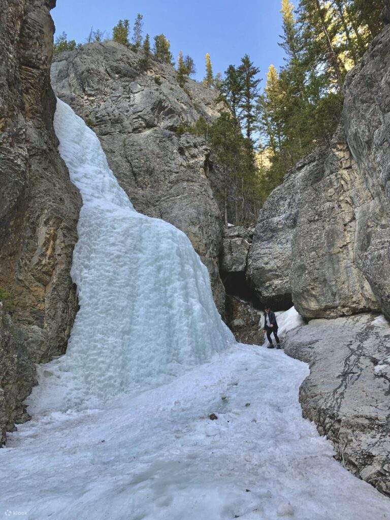 Grassi Lake & Grotto Canyon Icewalk Day tour - Klook Australia