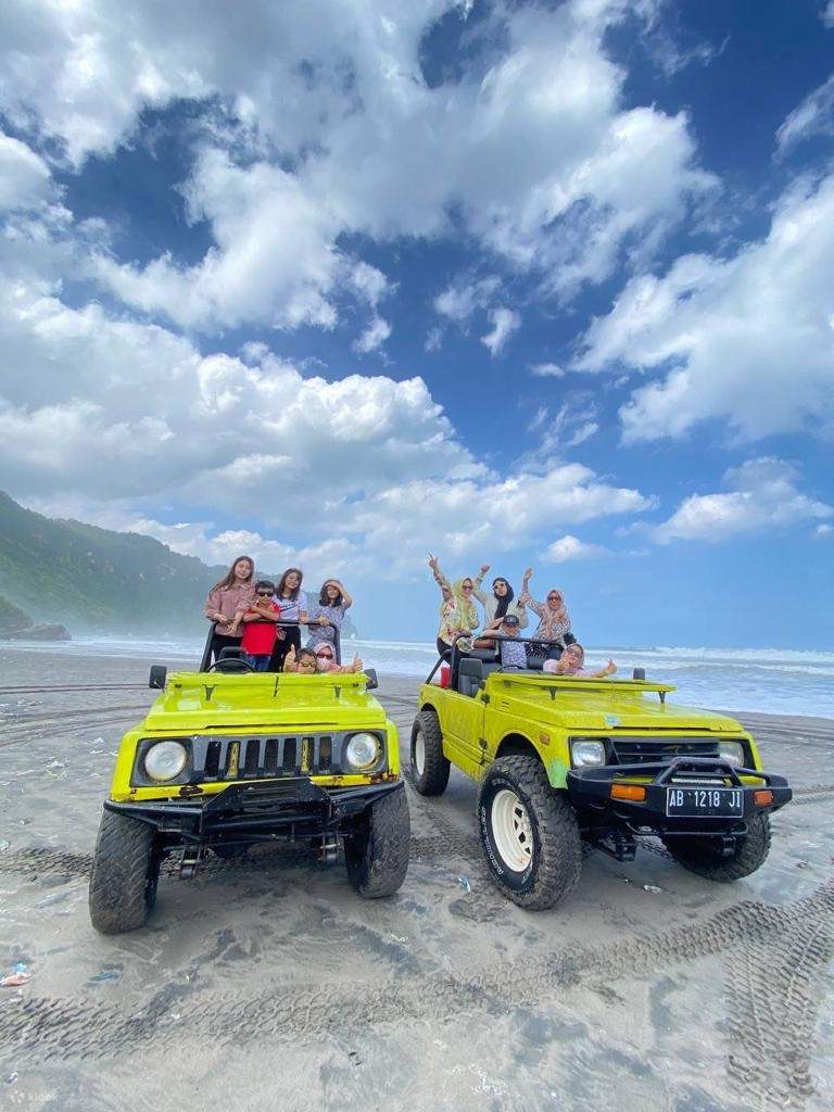 Pantai Timang y Gumuk Pasir Offroad Parangtritis Adventure - Klook ...