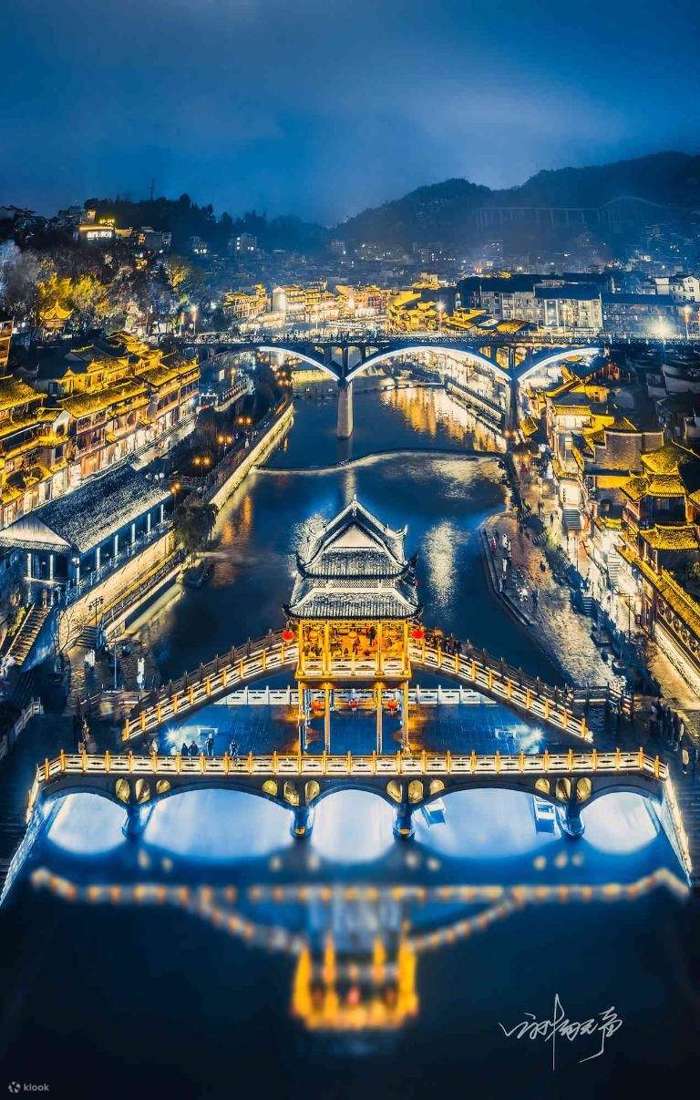 Private Day Tour from Zhangjiajie to Furong Town and Fenghuang Ancient ...