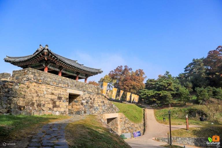 Ruhe, Kultur … und dann Chaos: Boryeong Schlammfestival - Klook ...