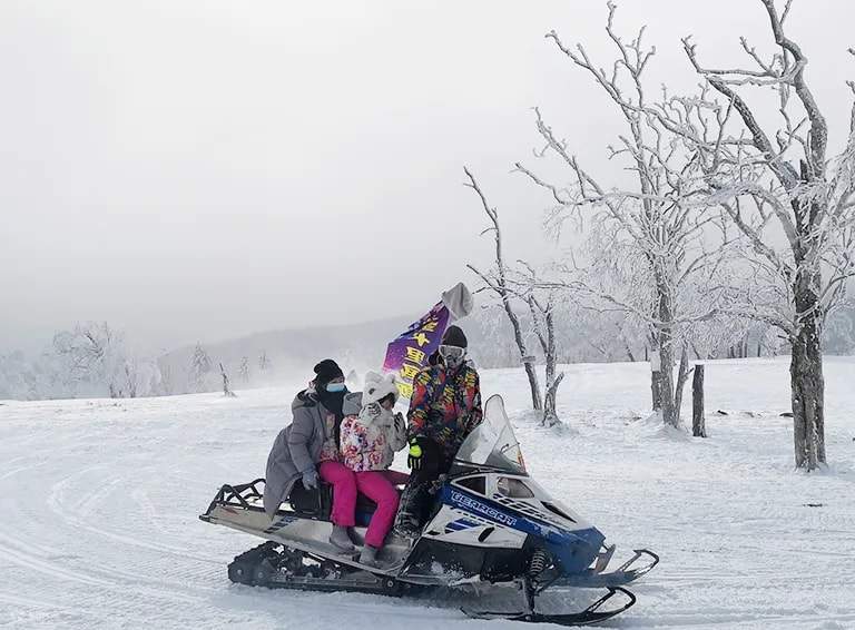 7-Day Northeast Ice & Snow Dream Tour (Snowmobile Experience + Vanke ...