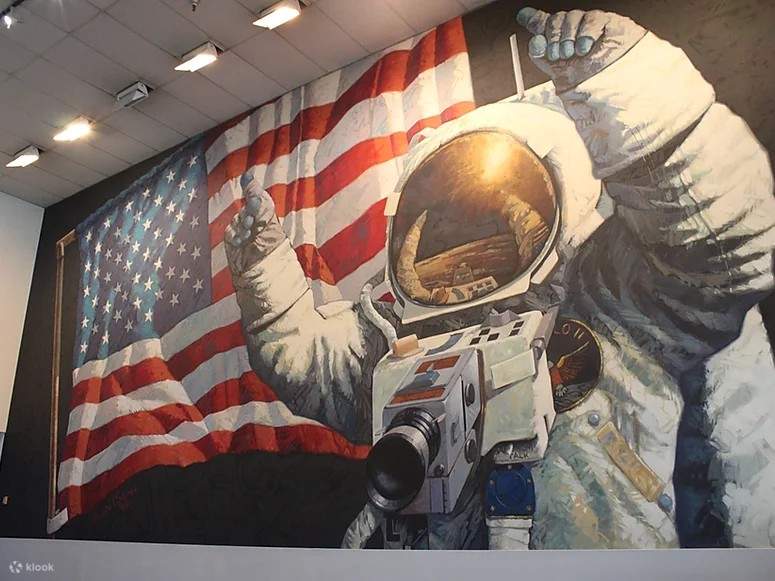 Entrada al Centro Espacial de la NASA con transporte de ida y vuelta ...