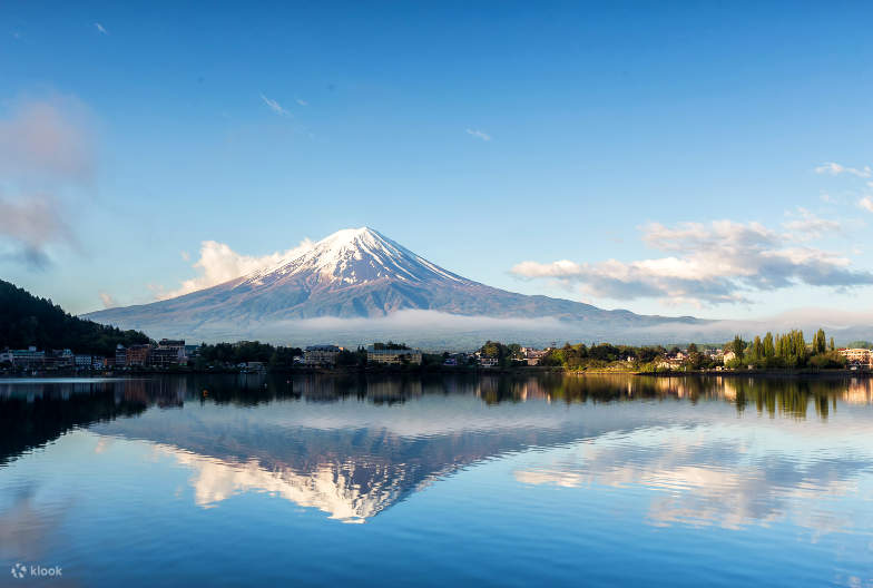 Mount Fuji and Lake Kawaguchiko Day Trip from Japan: Arakurayama Sengen ...