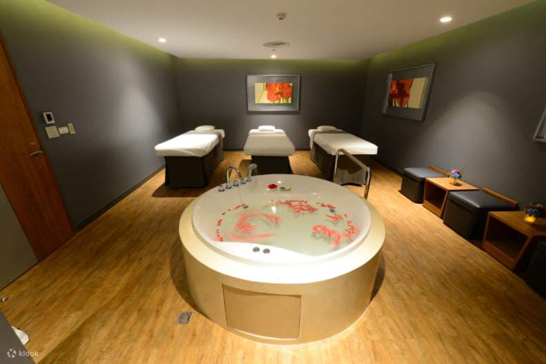 Let's Relax Spa Treatment at The Street Ratchada in Bangkok - Klook