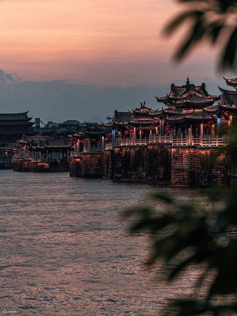 One-day tour of Chaozhou (Longhu Ancient Village + Han Wengong Temple ...