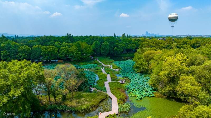 Hangzhou Songcheng and Xixi National Wetland Park Private Day Tour ...
