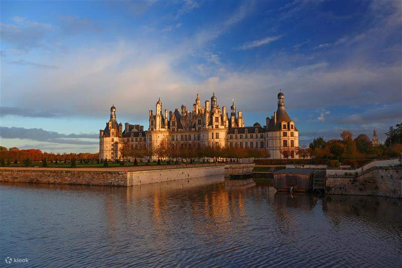 Loire Castles Day Trip and Wine Tasting Private trip from Paris - Klook