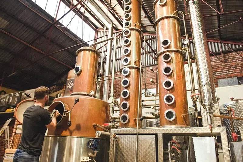 Wine, Cider, and Whiskey Day Tour - Klook New Zealand