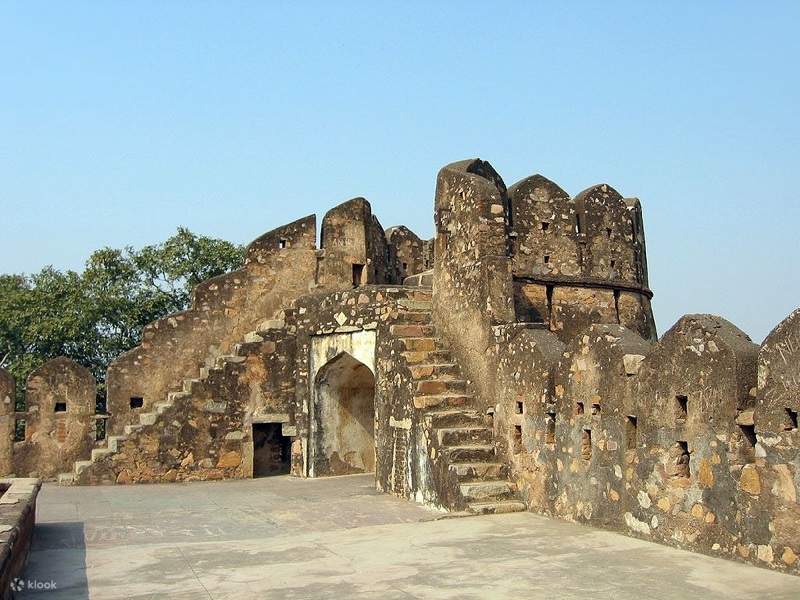 A Day Tour of Orchha & Jhansi Fort from Khajuraho with Guide Service ...