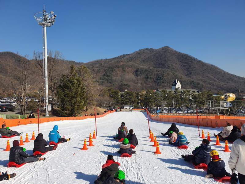 Pengalaman Membuat Ayam Goreng Kyochon & Lawatan Malam Everland - Klook ...