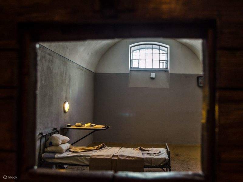 peter prison cell