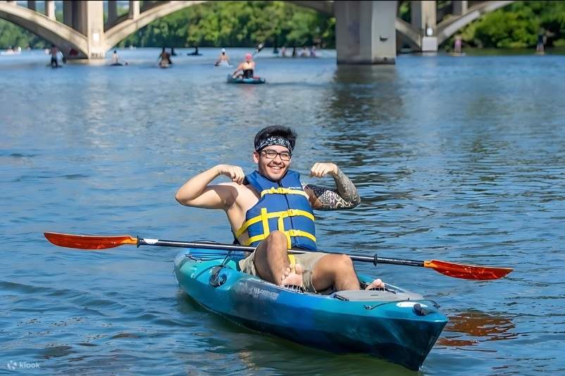 Downtown to Barton Springs Kayak Tour in Austin - Klook Россия