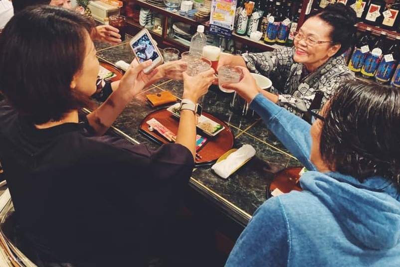 Tokyo City, Japanese Nightlife and Local Pubs Tour - Klook United States