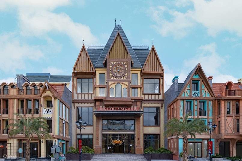 High-speed Racing with Go Kart Experience at Vinpearl Harbour Nha Trang ...