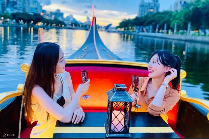 Vé Đi Thuyền Gondola Lãng Mạn Sông Tình Yêu Cao Hùng - Klook Việt Nam