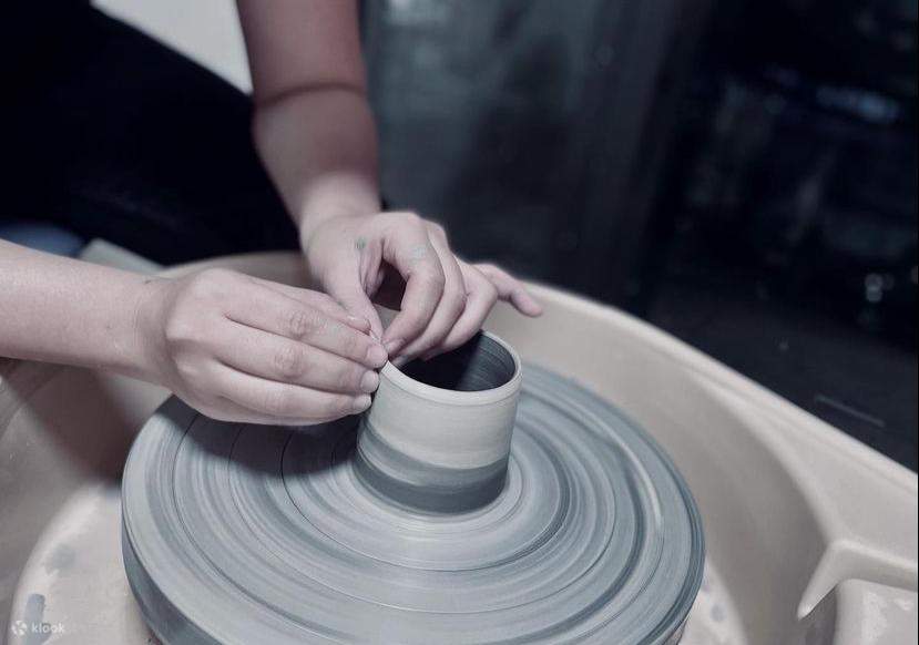 进阶陶艺工作坊（2堂） X 手冲精品咖啡入门班（1堂）｜Sungria X Off.at.5pm - Klook客路