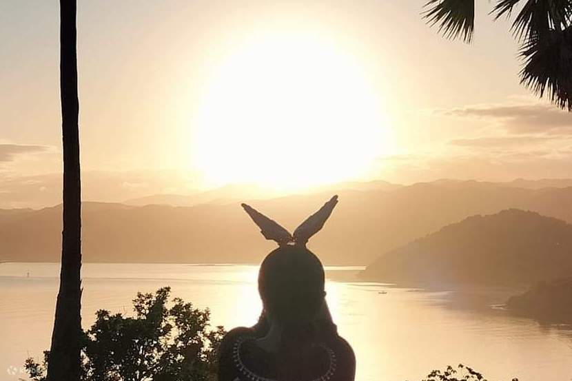 Catching Sunrise at Bukit Lontar in Labuan Bajo - Klook