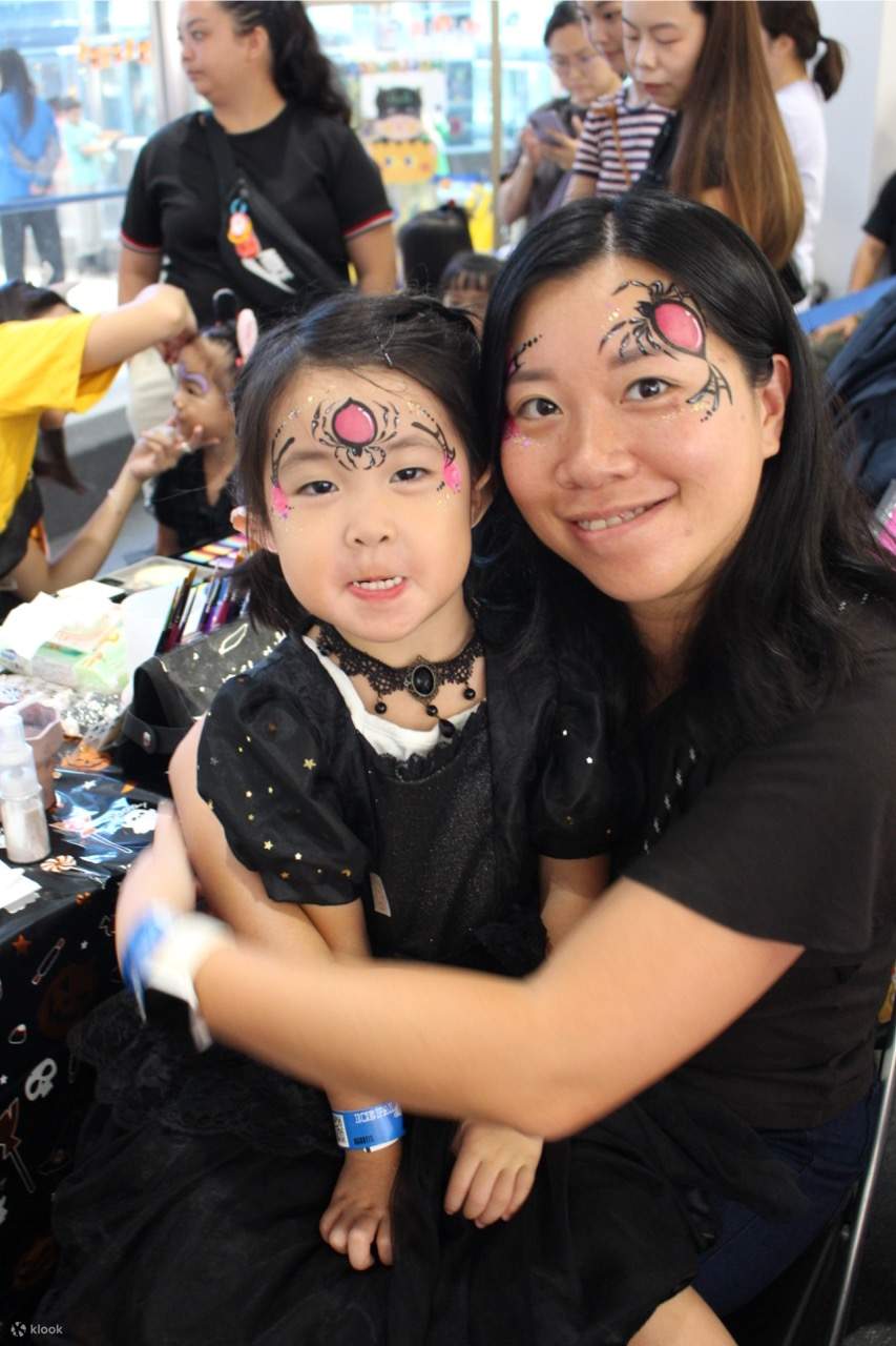 Cityplaza Ice Palace Halloween Special - FUNKY Pumpkin Halloween ...