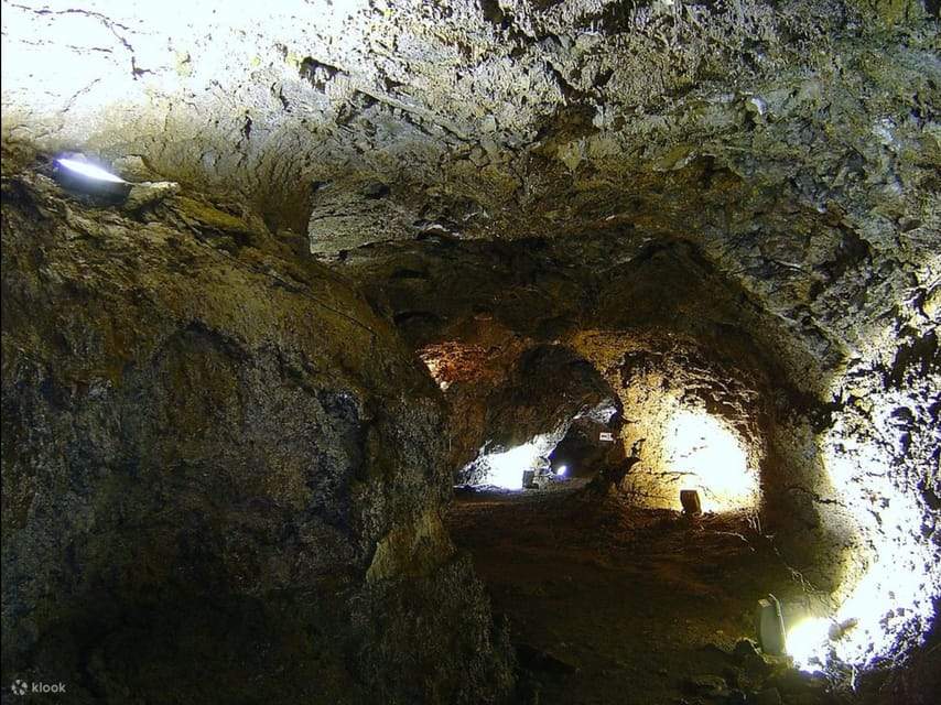 Gua Pulau Terceira: Rute Lava dengan pintu masuk & mencicipi anggur ...