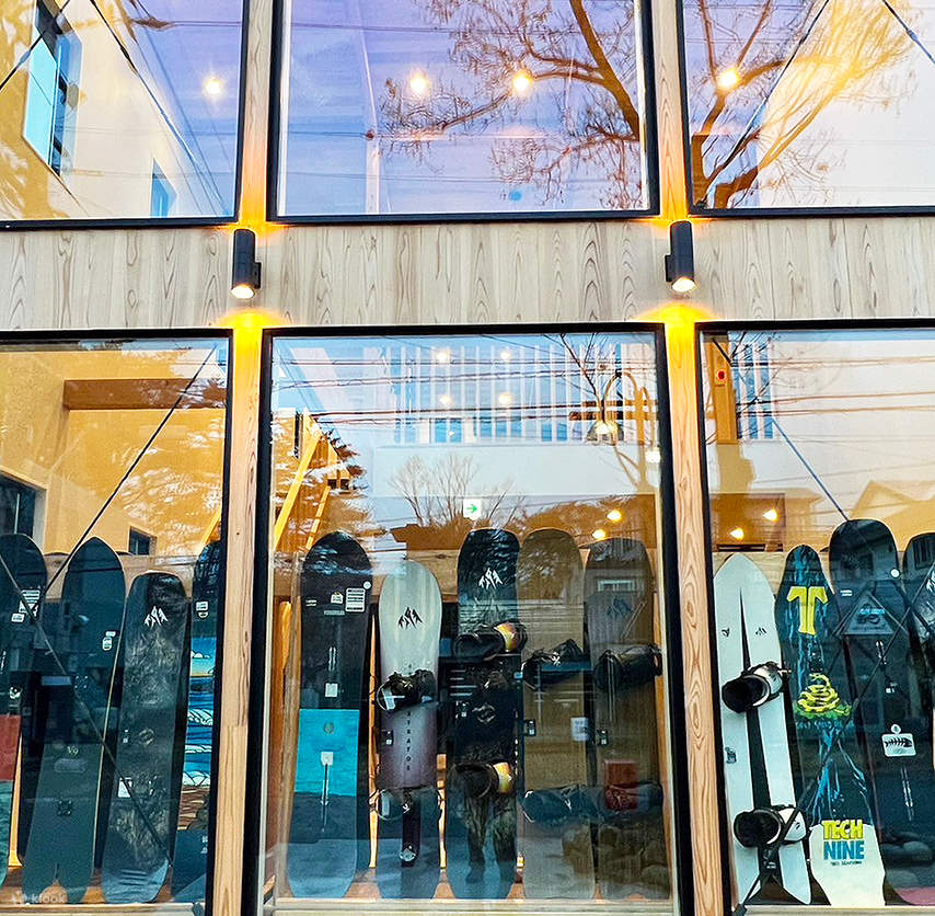 Ski/Snowboard Gear & Wear Rental in Hakuba by Lion Gear Rental - Klook ...