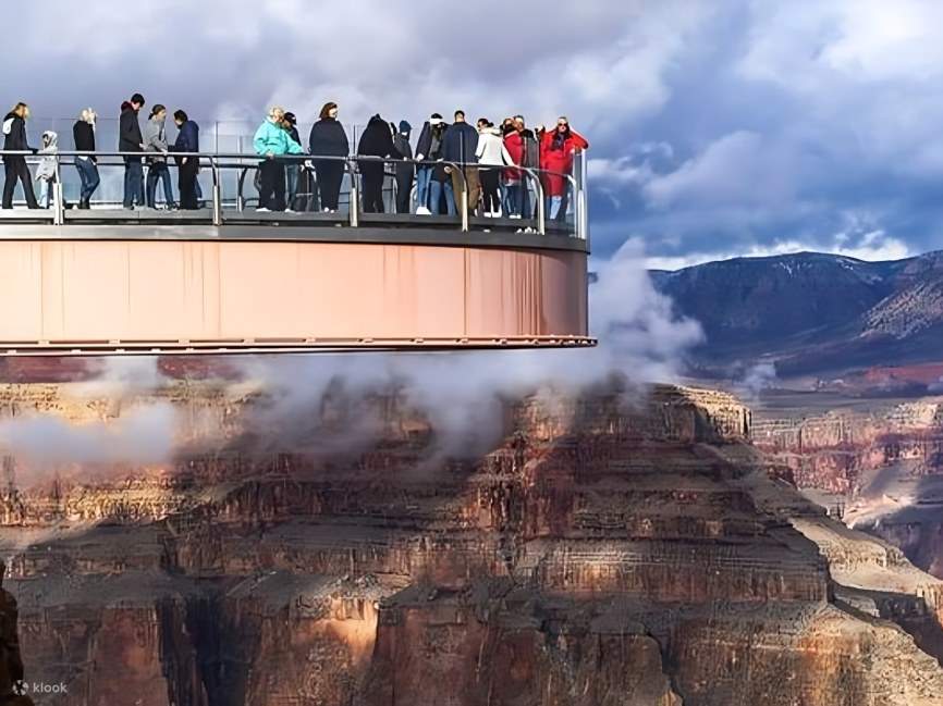 Tur 2 Hari 1 Malam ke Seven Magic Mountains & MSG Sphere di Las Vegas - Klook Indonesia
