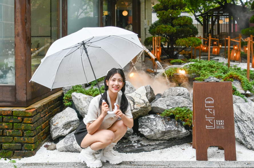 Seoul Apgujeong Celebrity Makeup Experience K-Beauty Tour - Klook