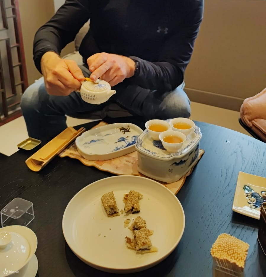 Hong Kong Scenery and Chaozhou Cultural Experience Tour - Five-star ...