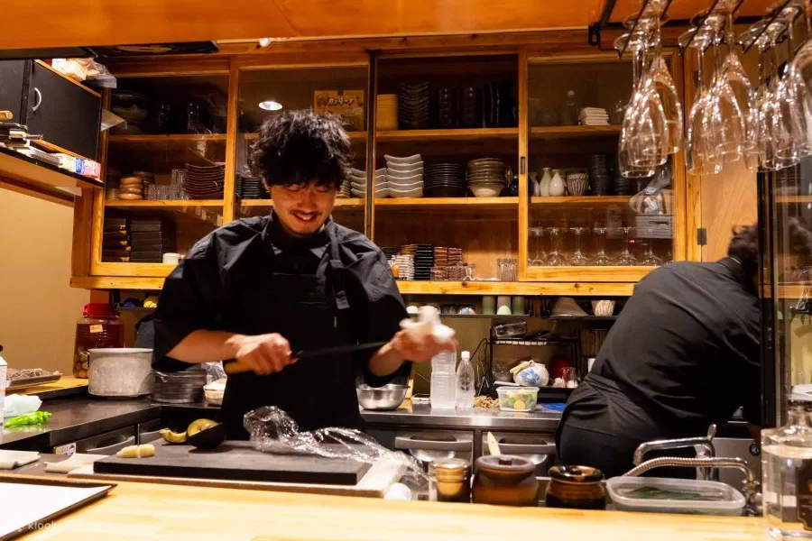 Sakura & Omakase Dining: Meguro Tour with Pro Photoshoot (Tokyo) - Klook États-Unis