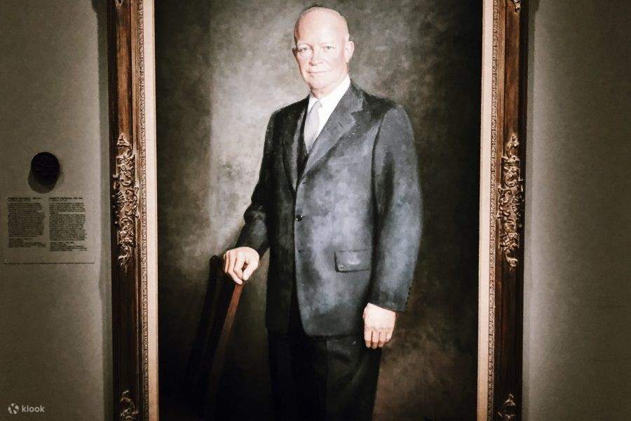 The Smithsonian National Portrait Gallery & American Art Museum in ...