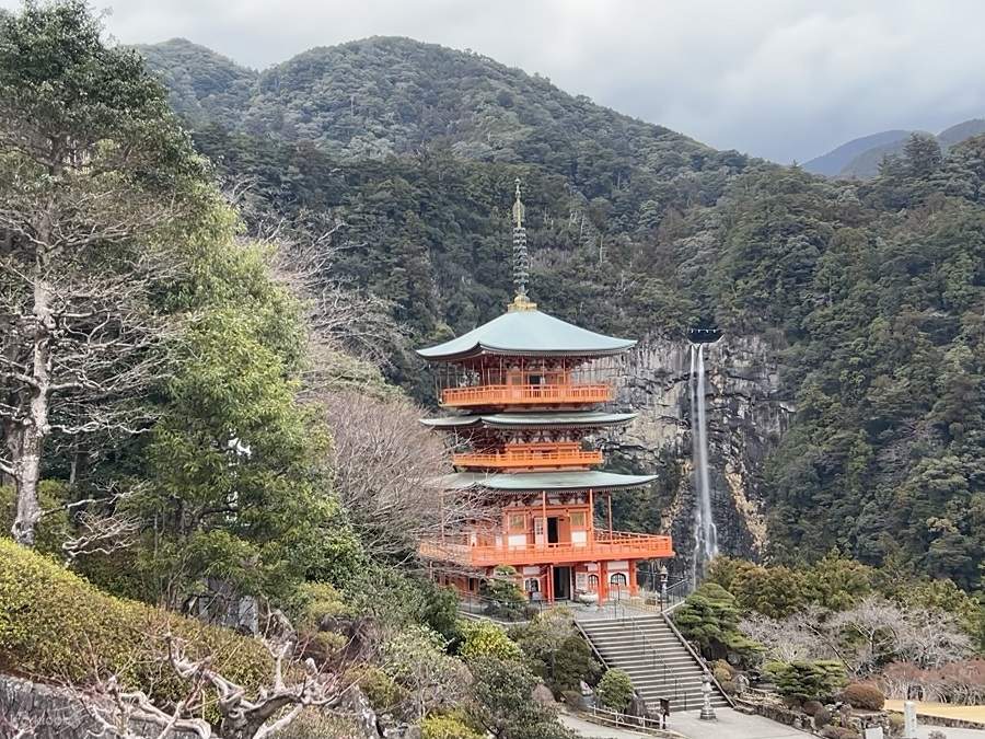 Kumano Nachi Taisha & Nachi Falls Day Tour by Luxury Bus from Osaka - Klook