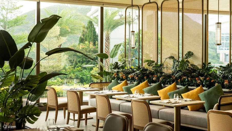 The Fullerton Ocean Park Hotel Hong Kong | Lighthouse Café | Lunch ...