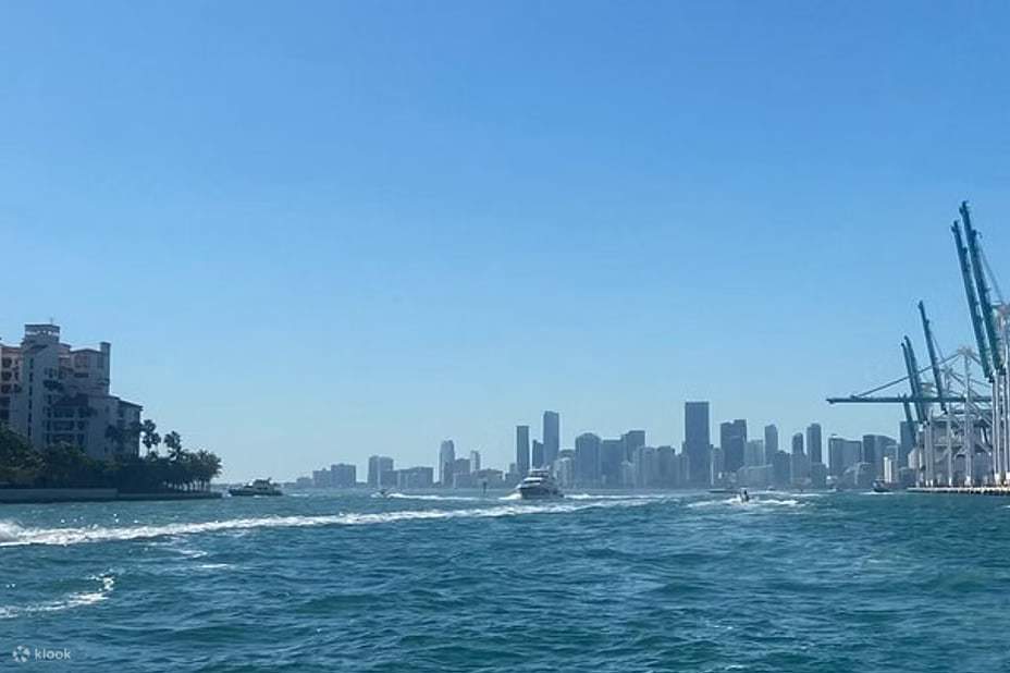 Miami Skyline, South Beach Millionaire Homes & Venetian Islands Cruise ...