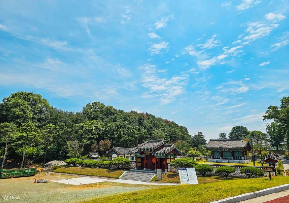 Gongju Light Aircraft & Gongju Day Tour - Klook United States