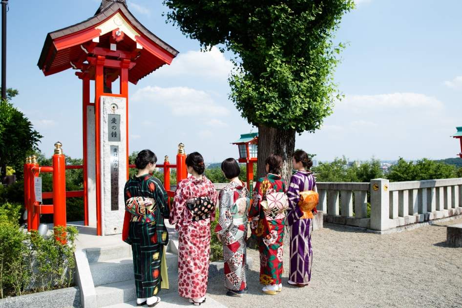 Tochigi Wisteria Festival, Ashikaga Orihime Shrine Seven-Colored Torii ...