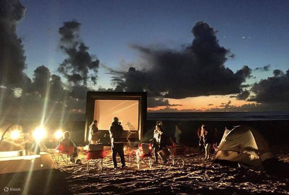 Alibaug Beach Camping and Movie Under The Sky di Mumbai - Klook Indonesia