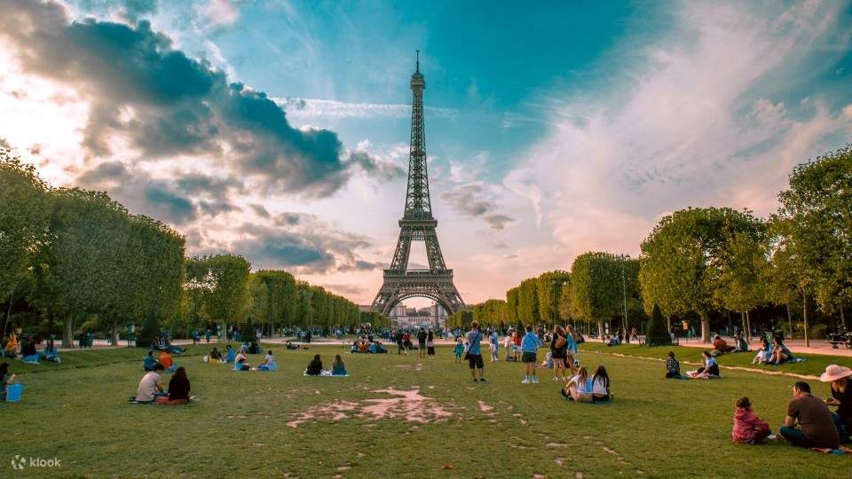 Eiffel Tower Tickets with Summit Access - Klook Australia