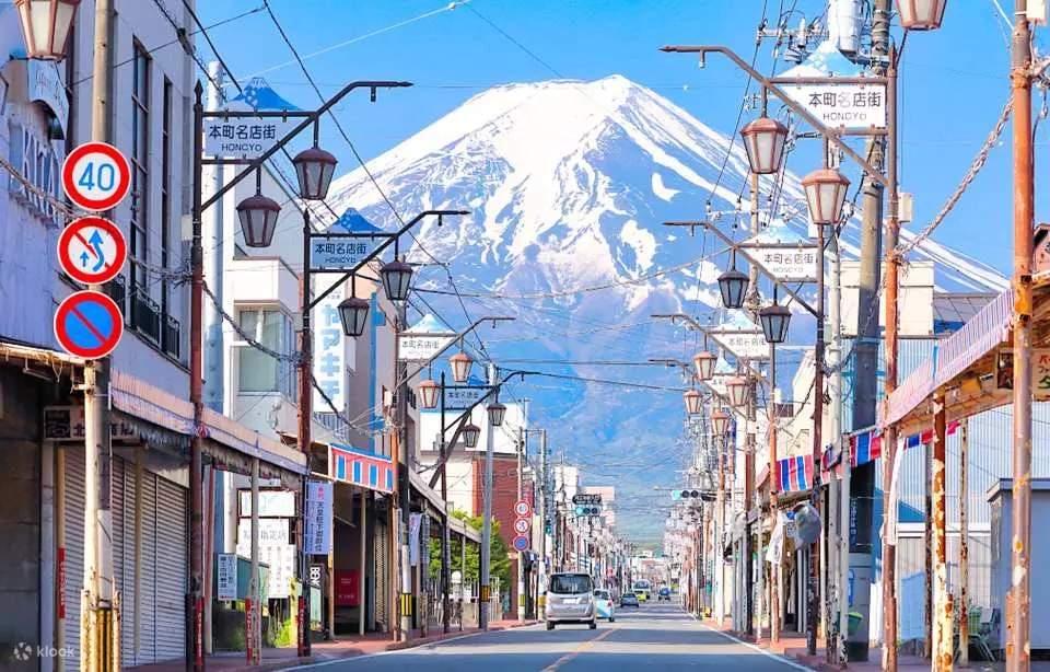 One-day trip to Mount Fuji Kawaguchiko & Arakurayama Sengen Park ...