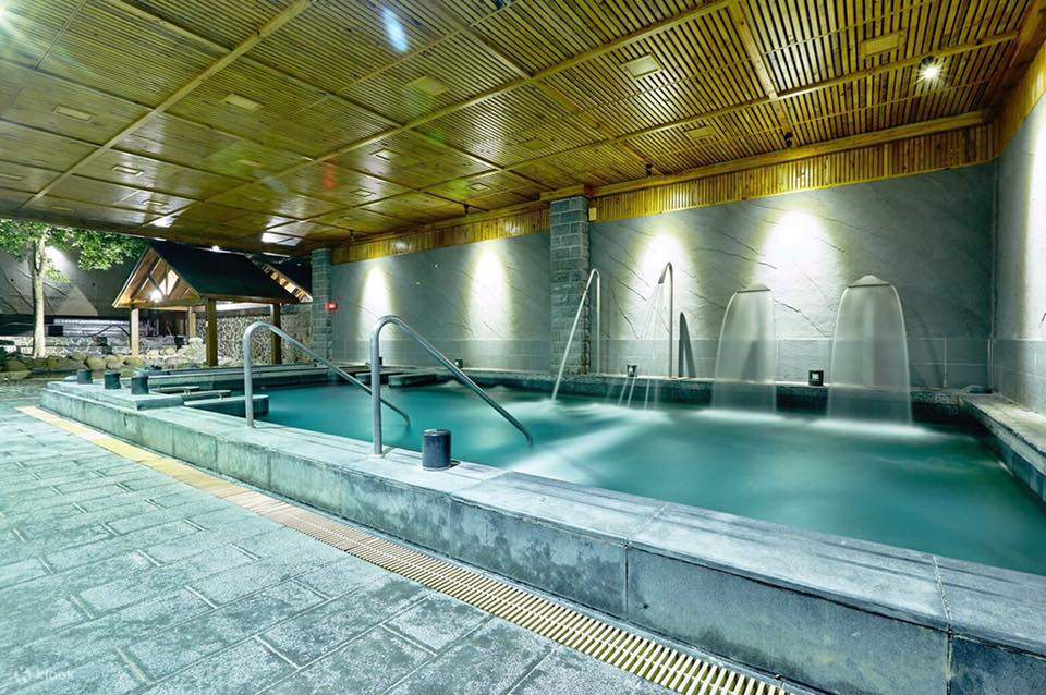 Guanziling, Tainan ｜ Lijing Hot Spring Resort ｜ La exquisita casa de ...