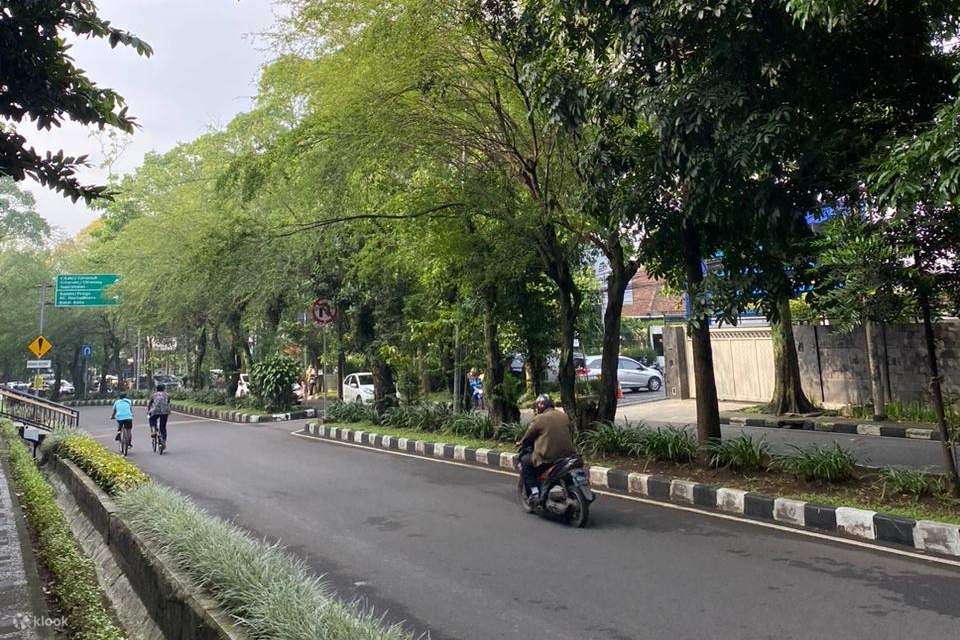 Shopping and Food Tour in Bandung - Klook