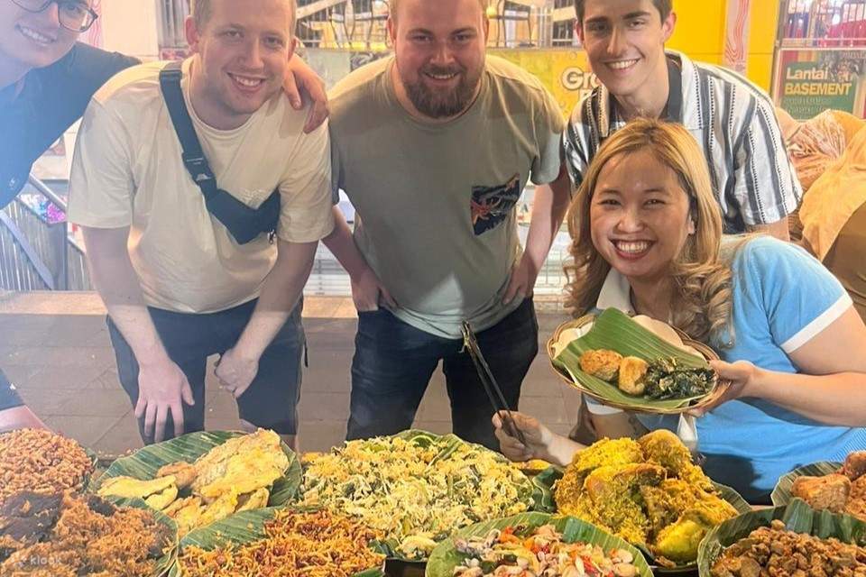 สัมผัสประสบการณ์ฉากสตรีทฟู้ดใน จาการ์ตา พร้อมบริการขนส่ง MRT - Klook ประเทศไทย