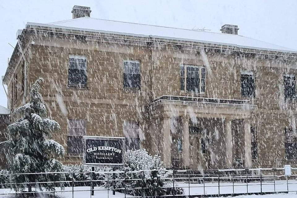 Whisky Distillery Tour and Guided Tasting in Kempton - Klook Malaysia