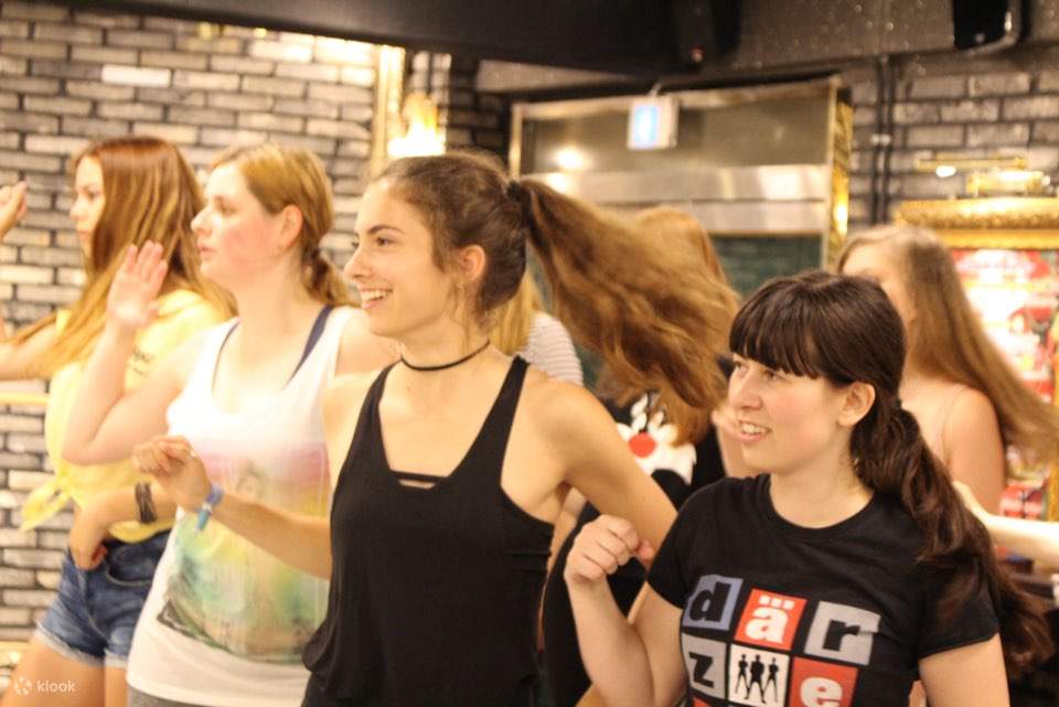 KPop Dance Class - Klook, Vereinigte Staaten