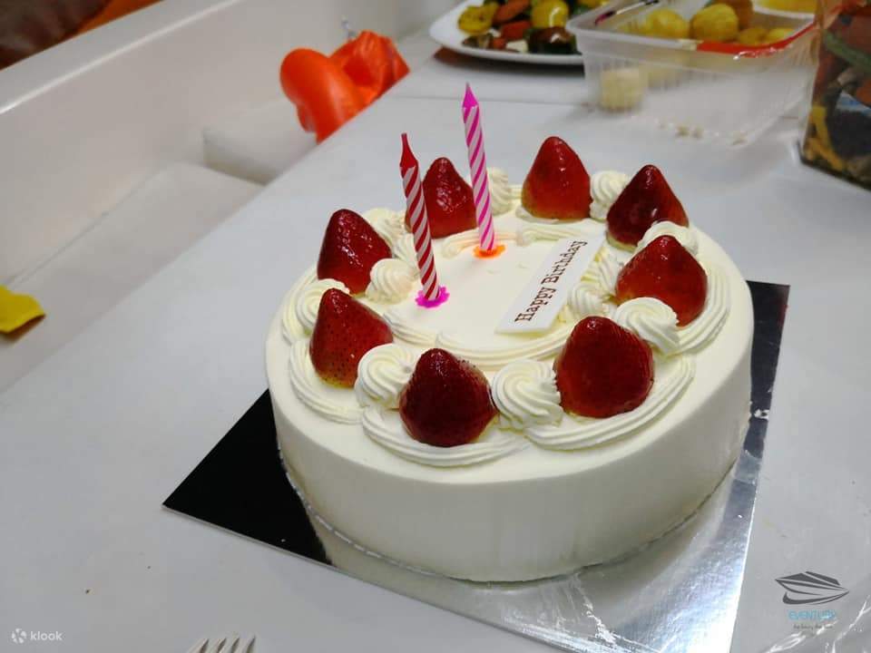 Pesta Ulang Tahun di Laut dengan Island Yacht - Klook Indonesia