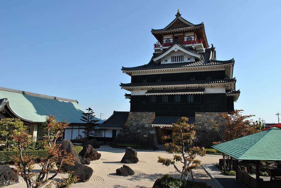 Kiyosu Castle Half Day Walking Tour with Samurai Armor Experience from ...